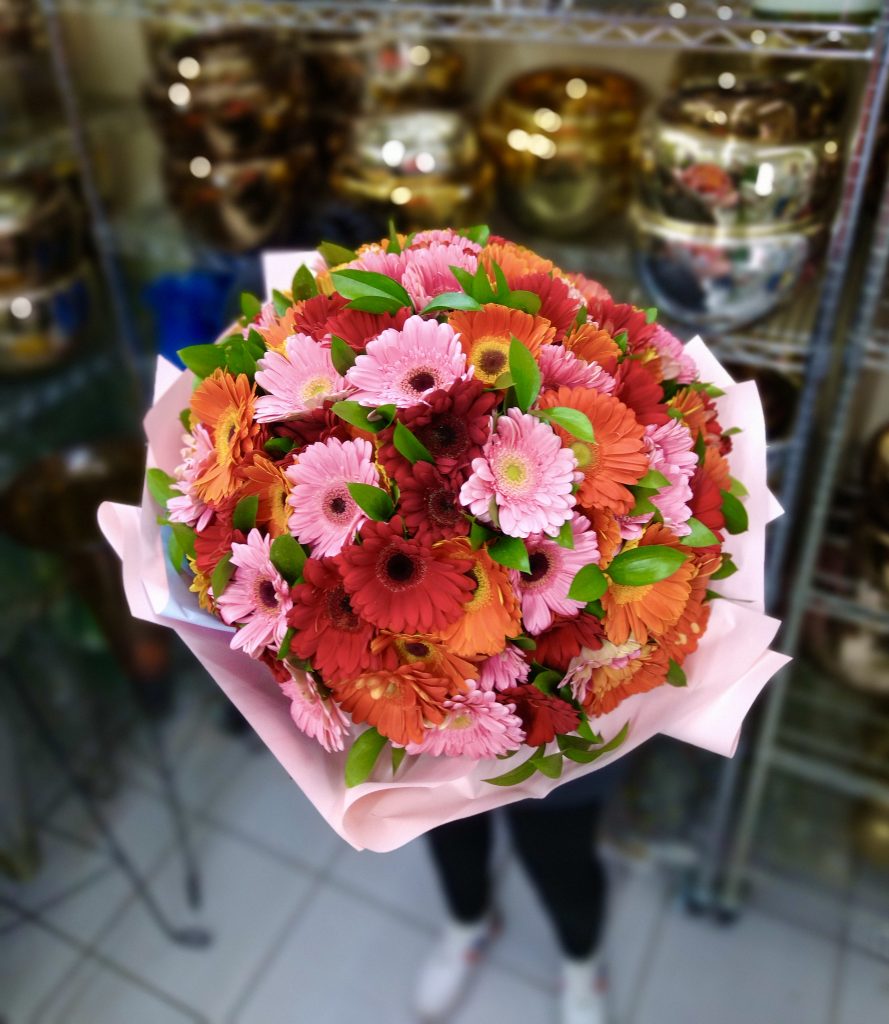 SKU-912 Ramo de 100 Gerberas – Galería Floral Querétaro